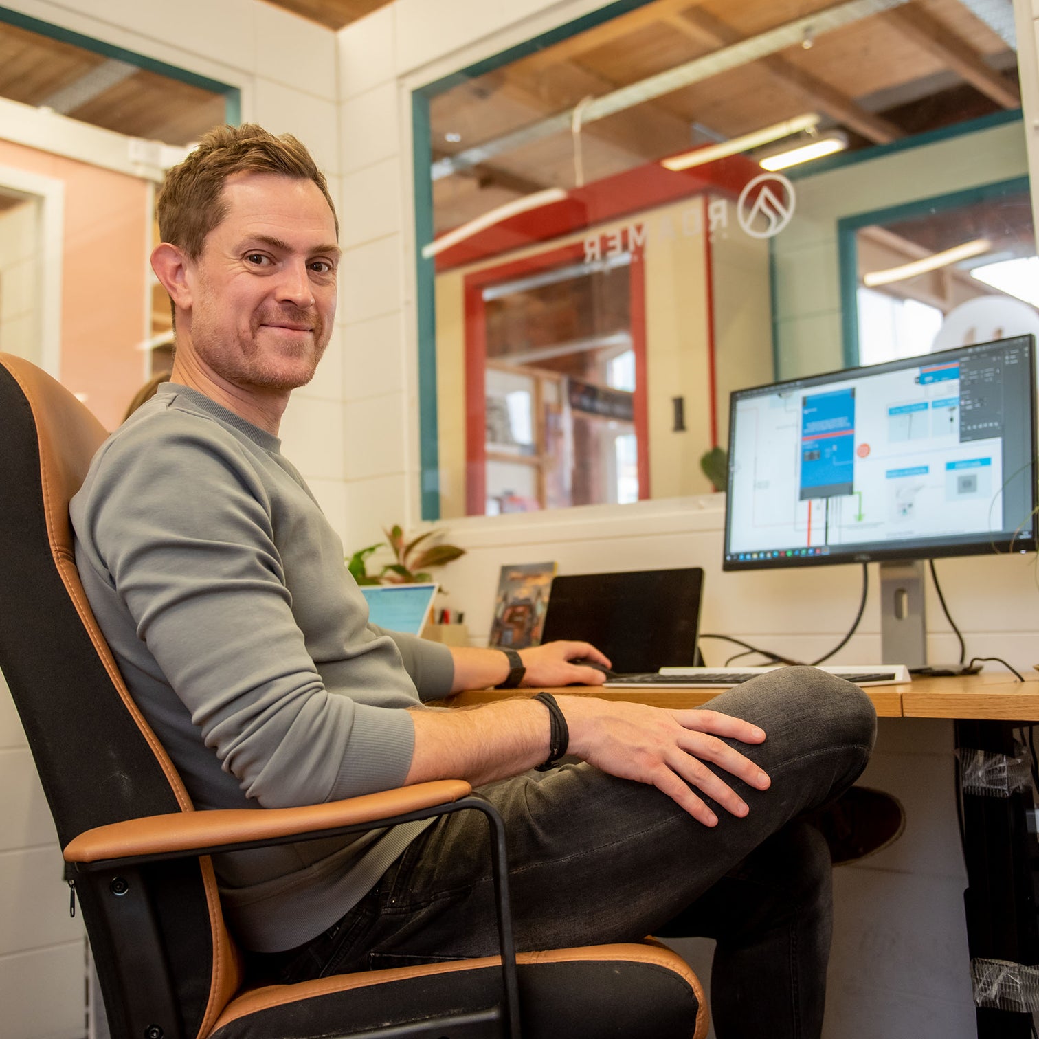 Roamer - Premium LiFePO4 Leisure Batteries for off grid